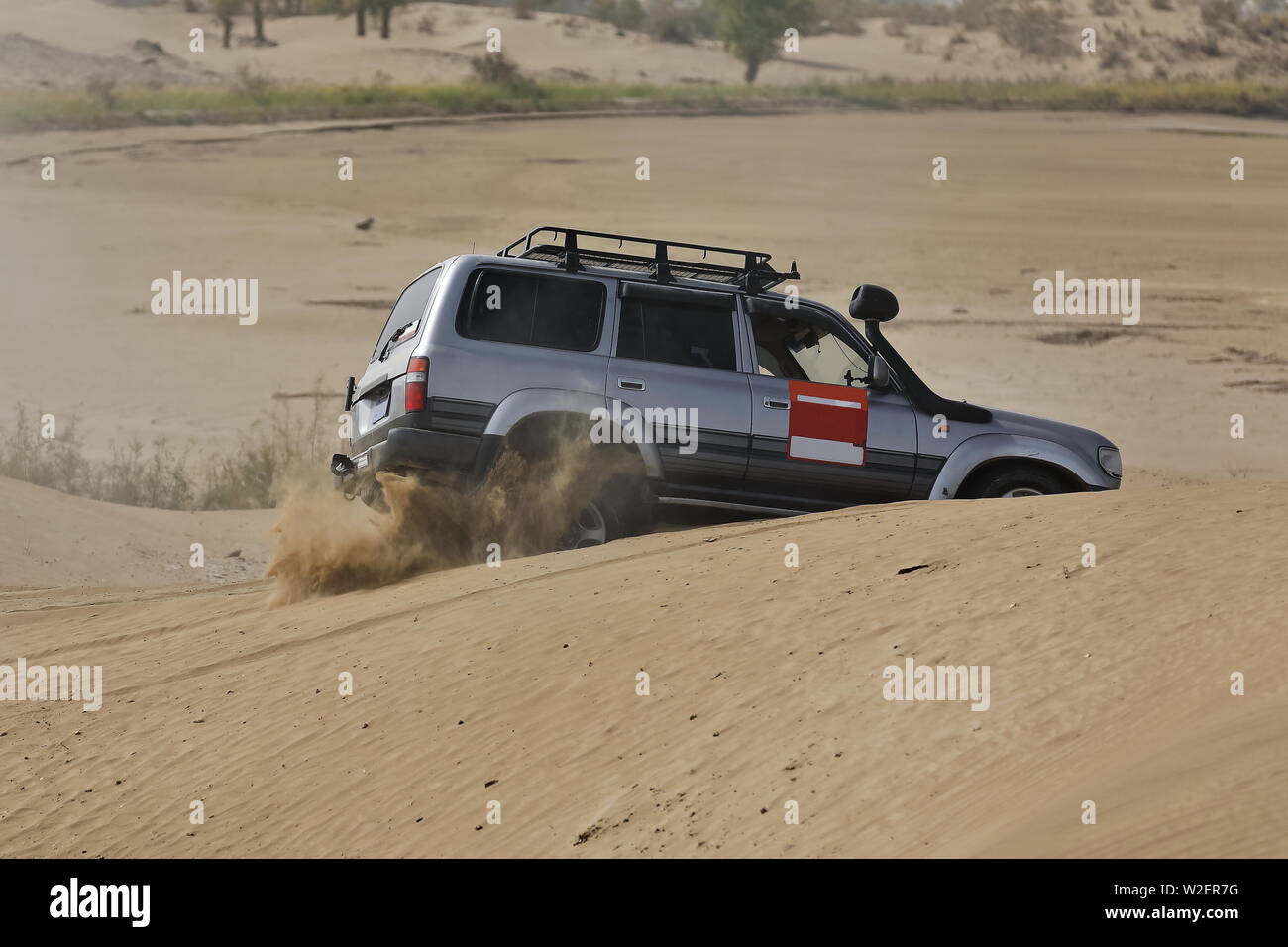 Bush bashing car hi-res stock photography and images - Alamy