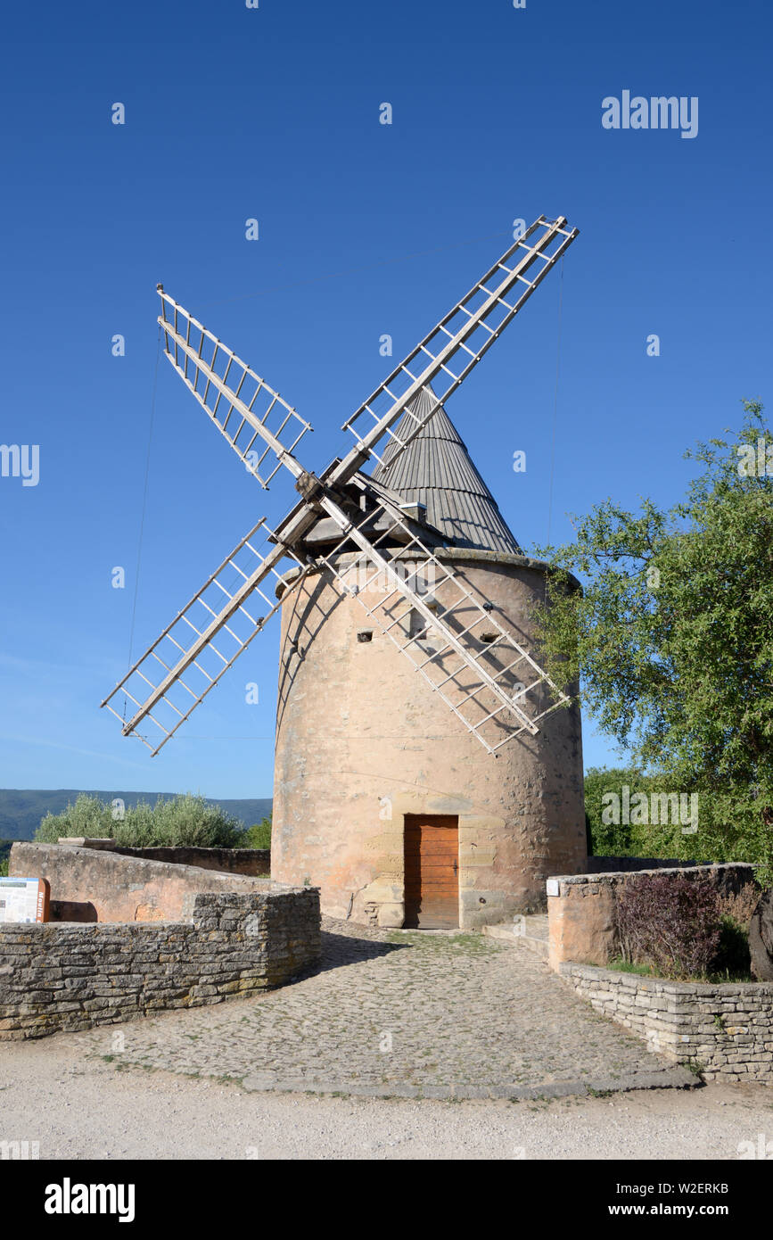 Windmill Goult, known as the Moulin de Jerusalem, Goult Luberon ...