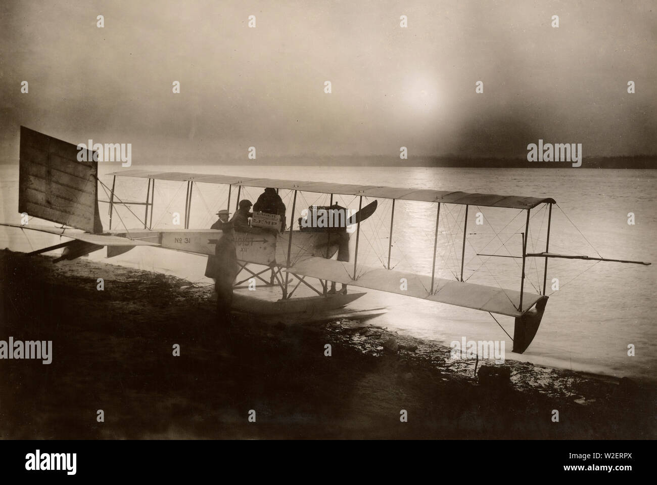 Early 1900s hydroplane hi-res stock photography and images - Alamy
