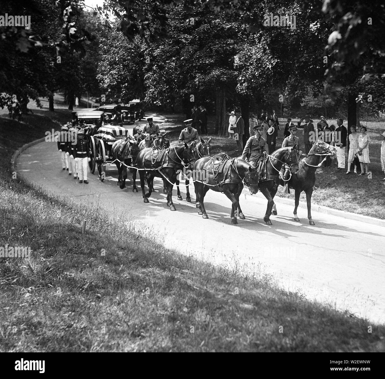 1930 funeral procession Black and White Stock Photos & Images - Alamy