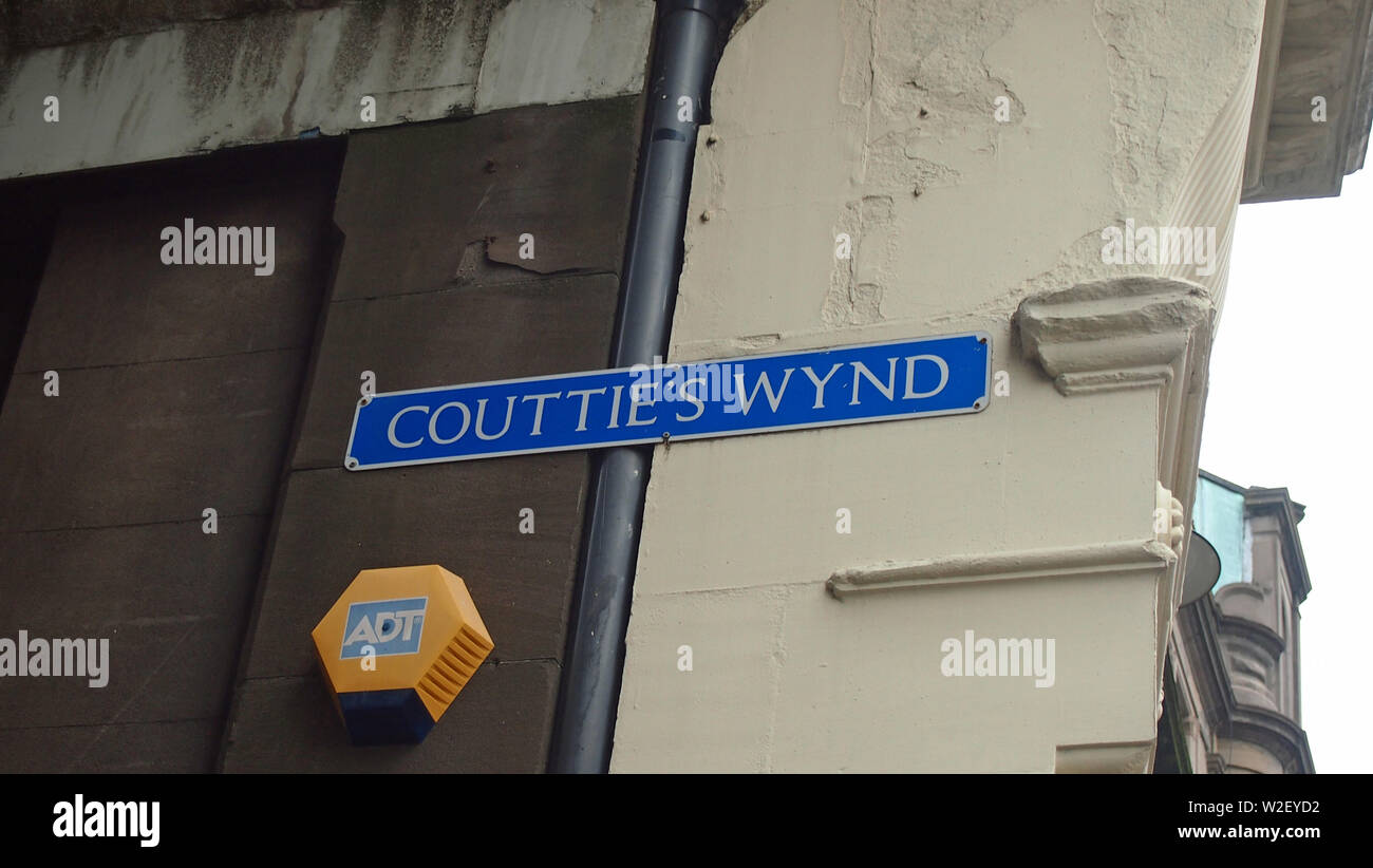 Street name plate hi-res stock photography and images - Alamy