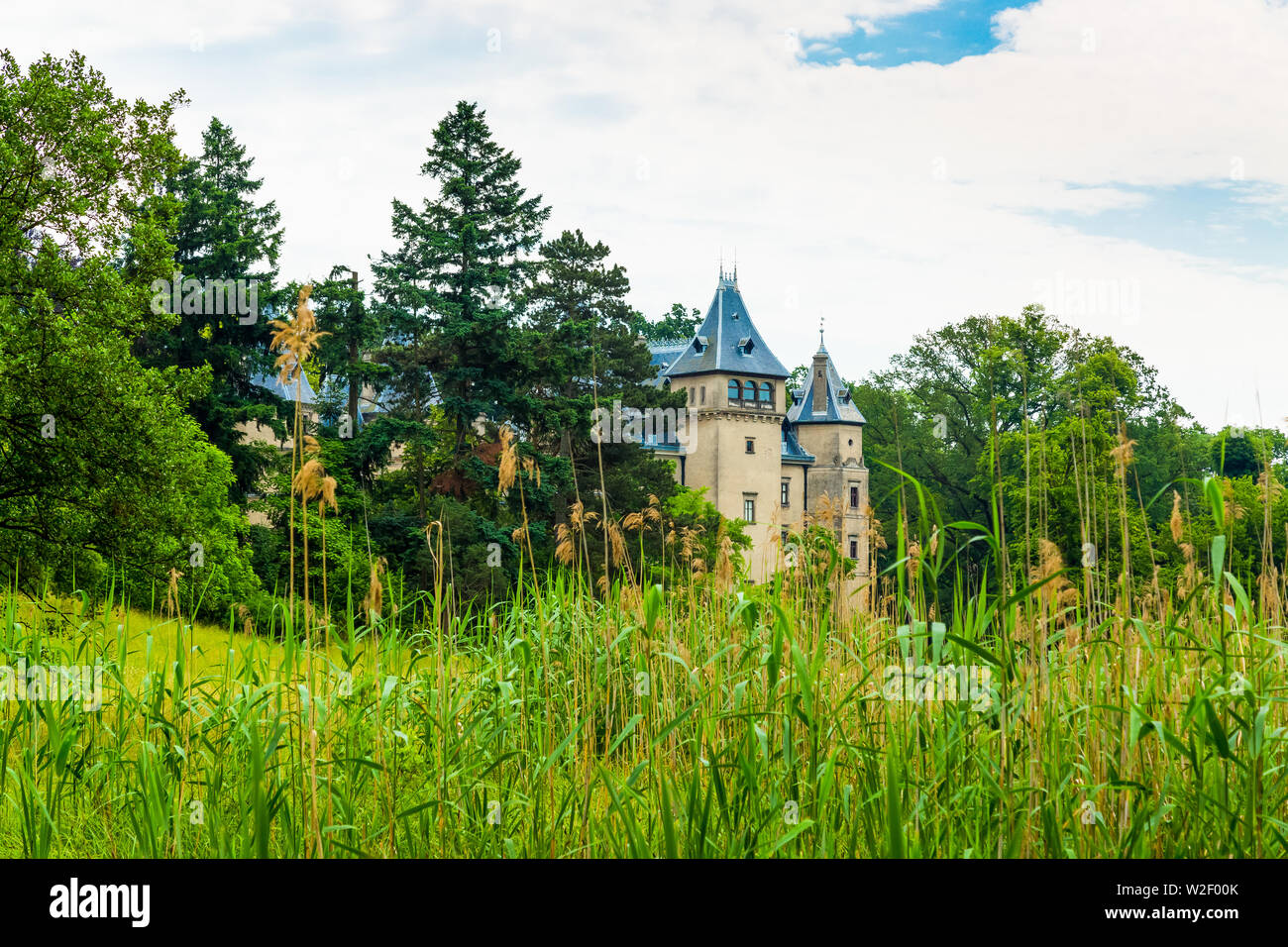 Castle park nature hi-res stock photography and images - Alamy