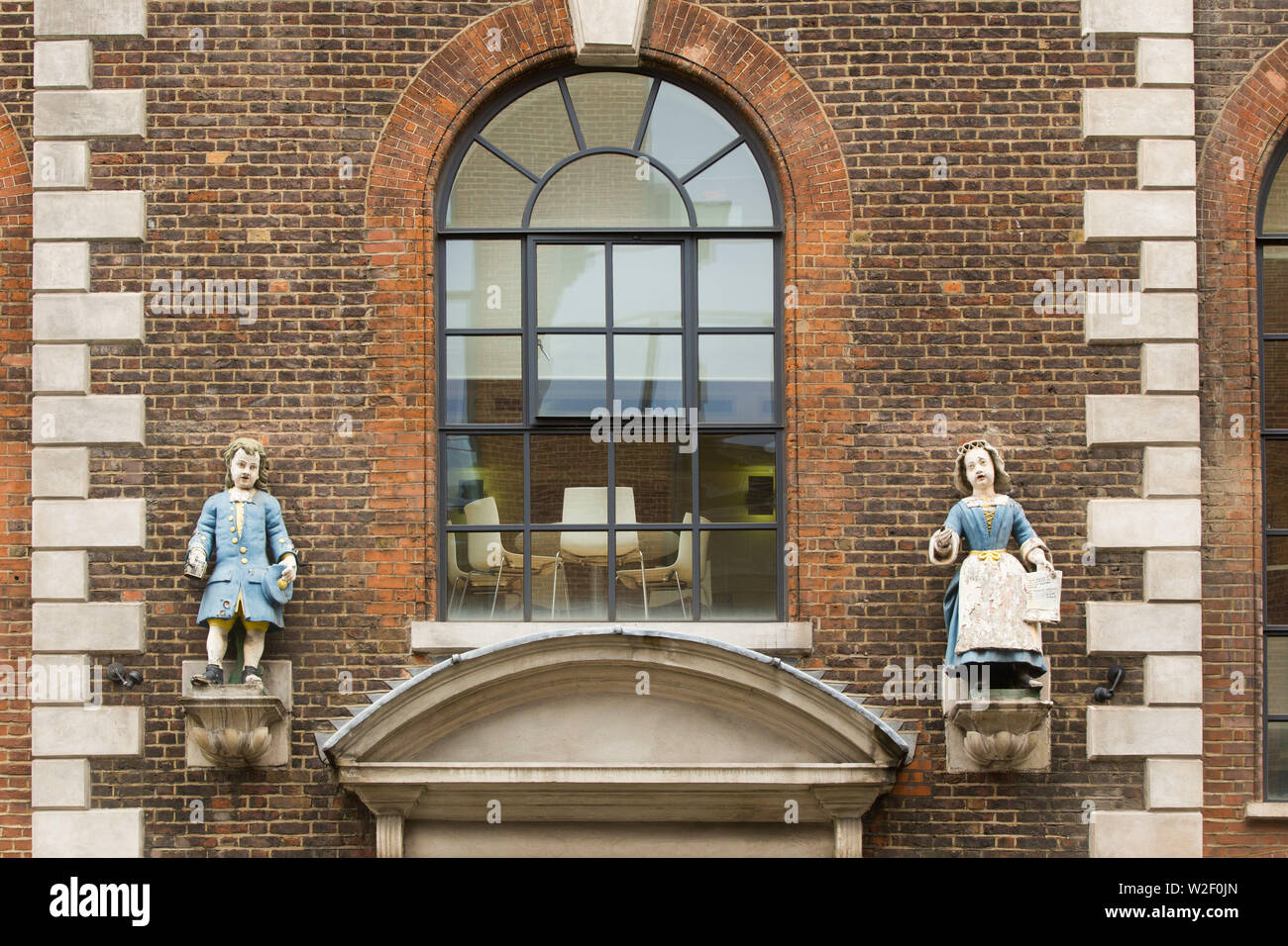 Wren door hi-res stock photography and images - Alamy
