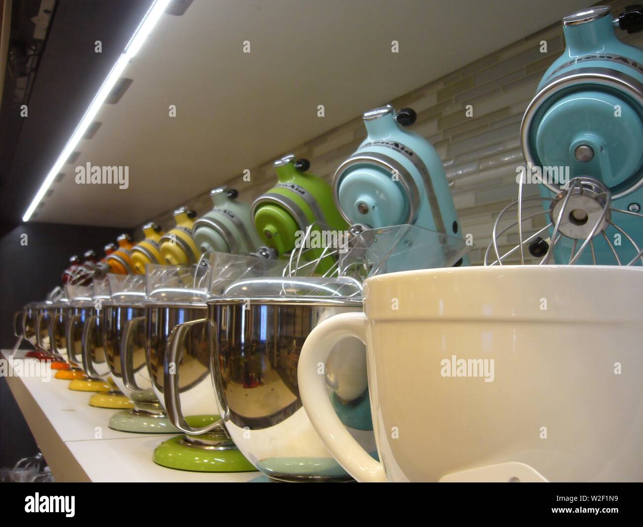 Kitchen machines hi-res stock photography and images - Alamy