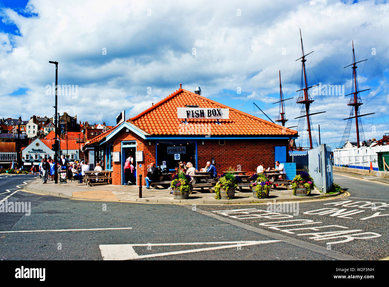 Whitby fish hi-res stock photography and images - Alamy