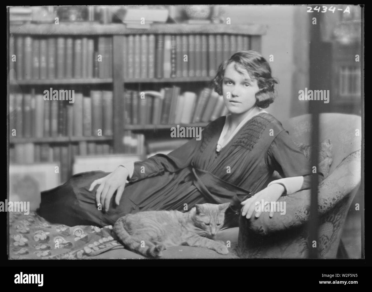 Chamberlain, Helen, Miss, with Buzzer the cat, portrait photograph ...