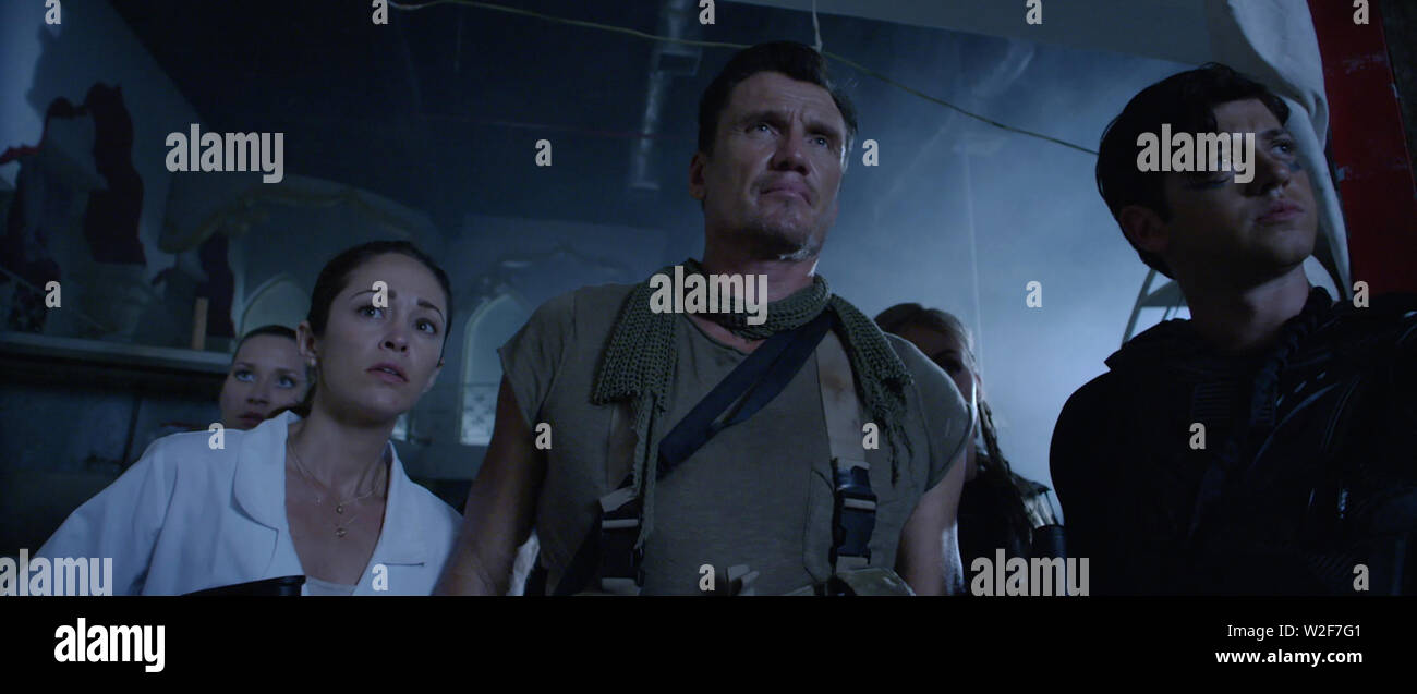 DEAD TRIGGER, foreground from left: Autumn Reeser, Dolph Lundgren ...