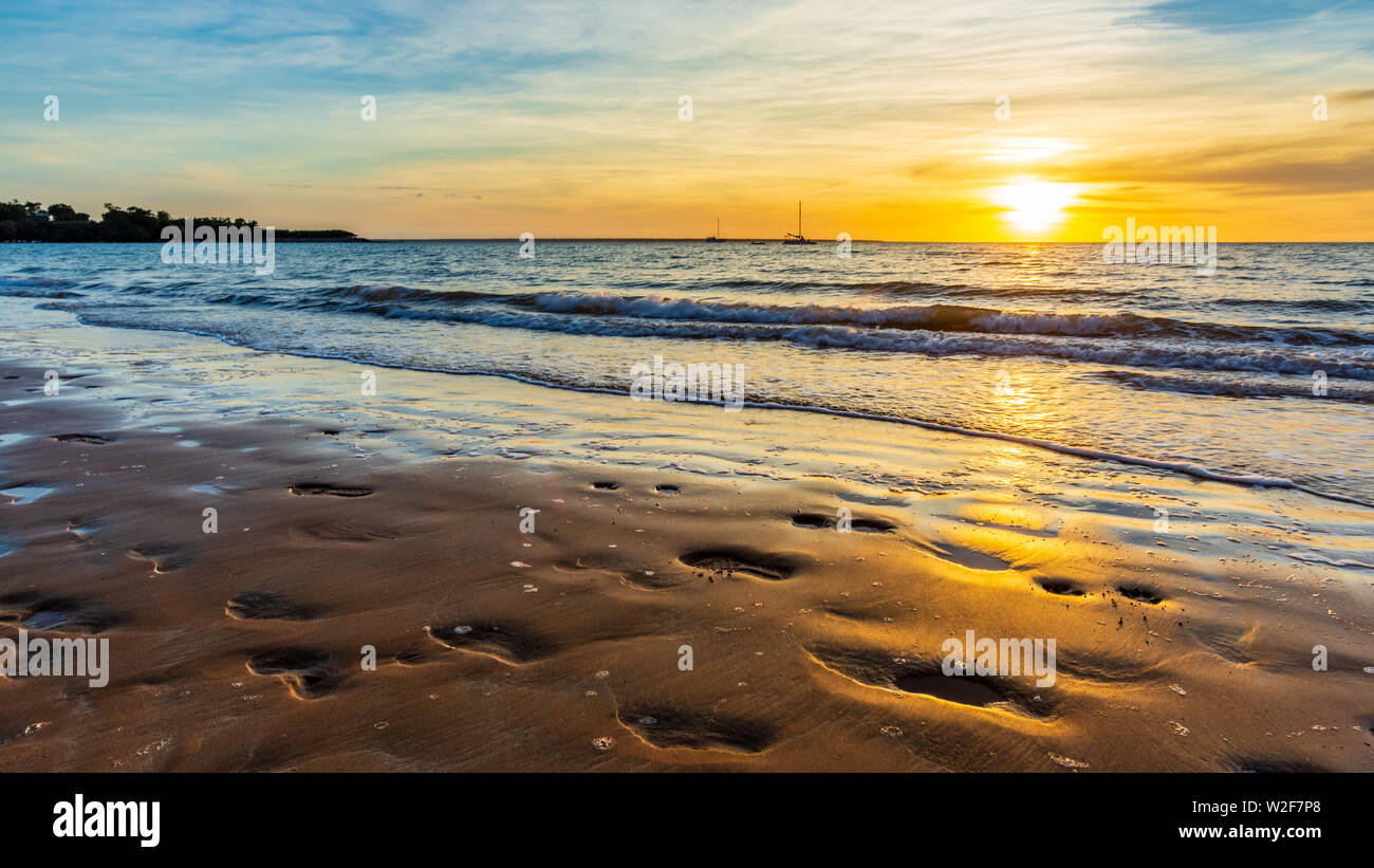 Darwin beach hi-res stock photography and images - Alamy