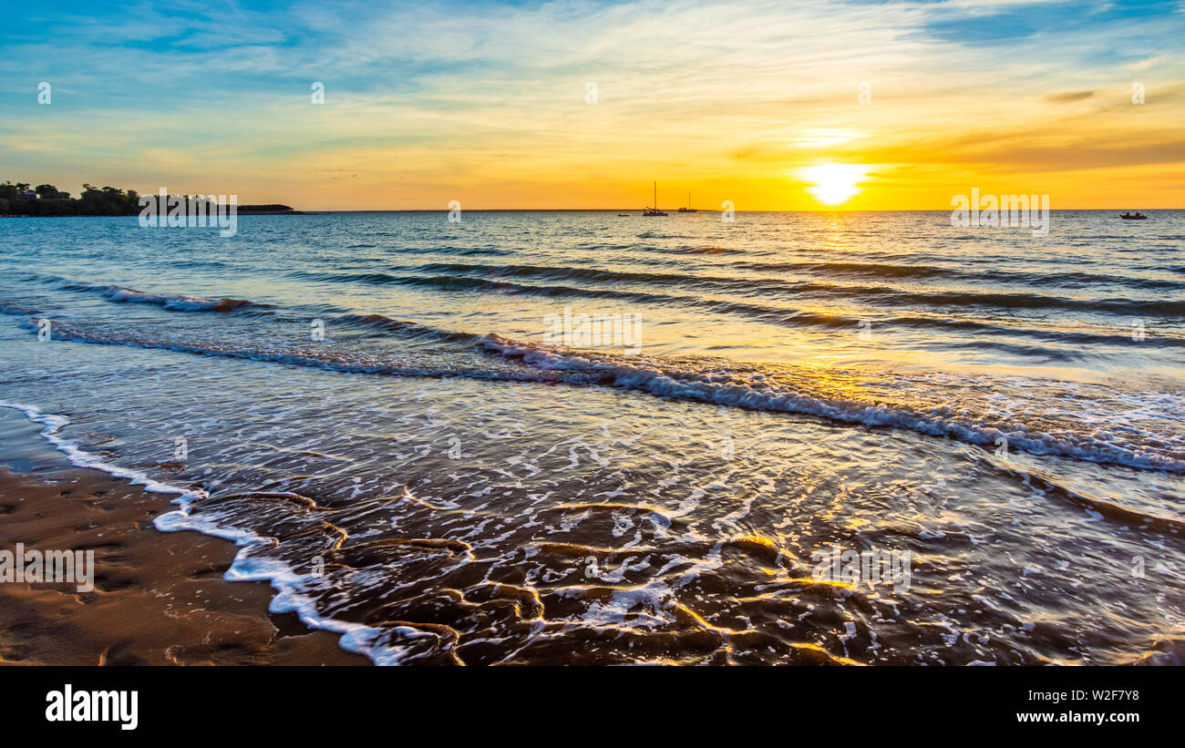 Sunset over Mundil Beach in Darwin - Australia Stock Photo - Alamy