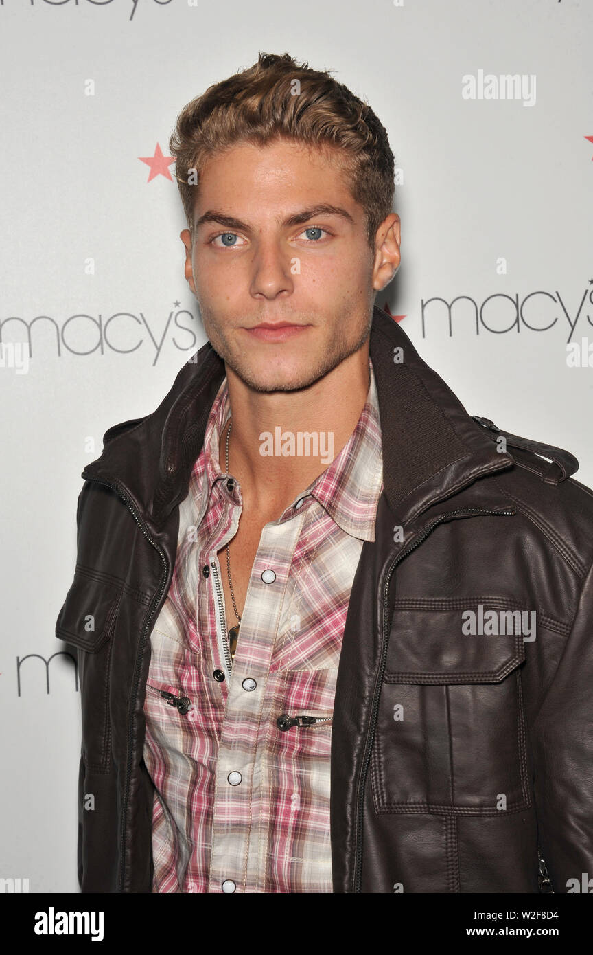 Joe slaughter macys passport glamorama hi-res stock photography and ...