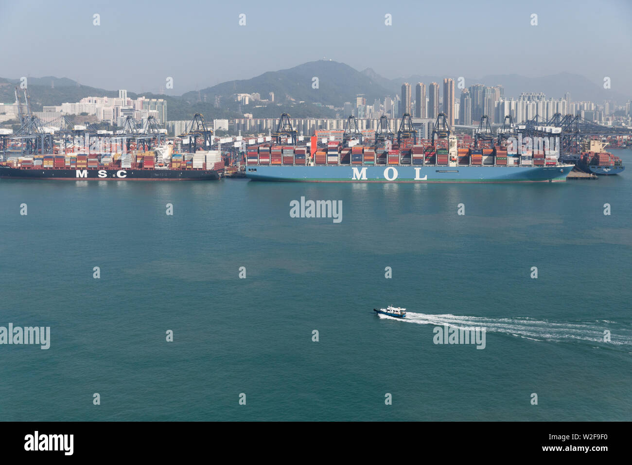 Kwai chung container port hong hi-res stock photography and images - Alamy