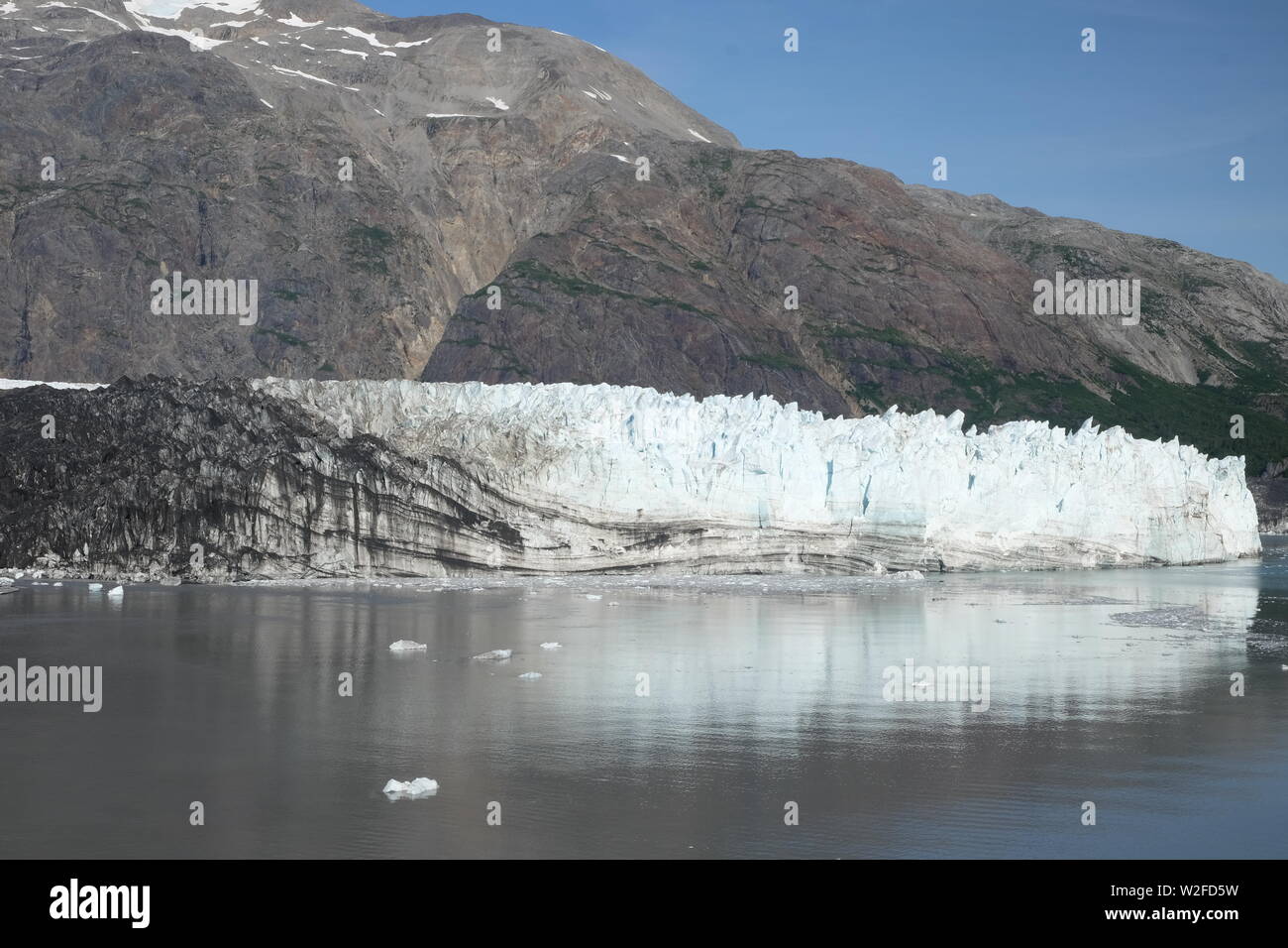 A picture of a large glacier Stock Photo - Alamy