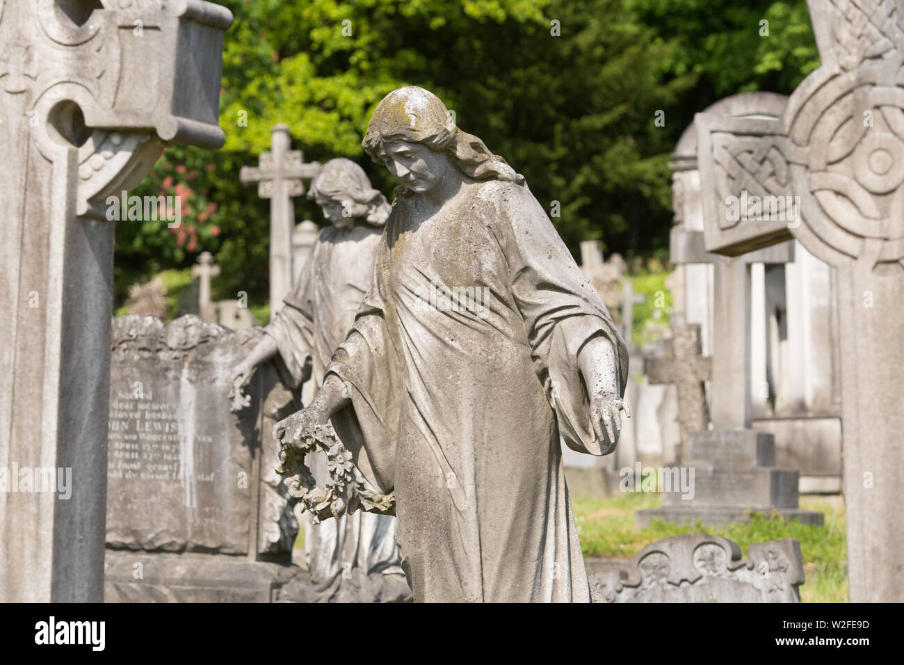 Putney vale crematorium hi-res stock photography and images - Alamy