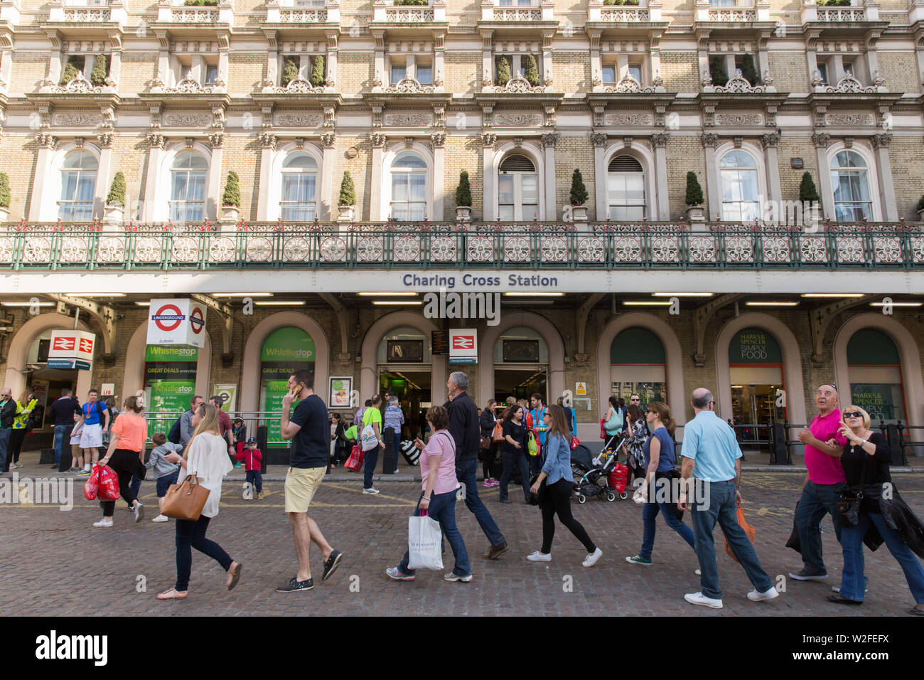 Charing cross station hi-res stock photography and images - Alamy
