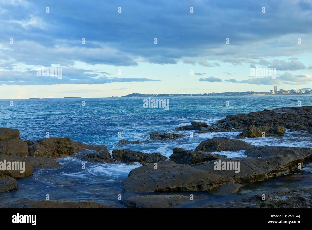Tidal rock pools hi-res stock photography and images - Alamy