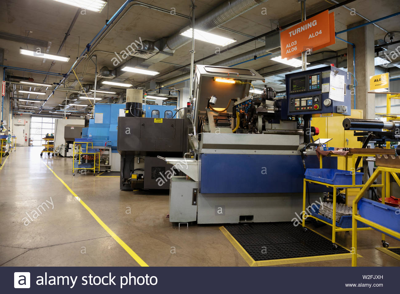 Machines at factory hi-res stock photography and images - Alamy