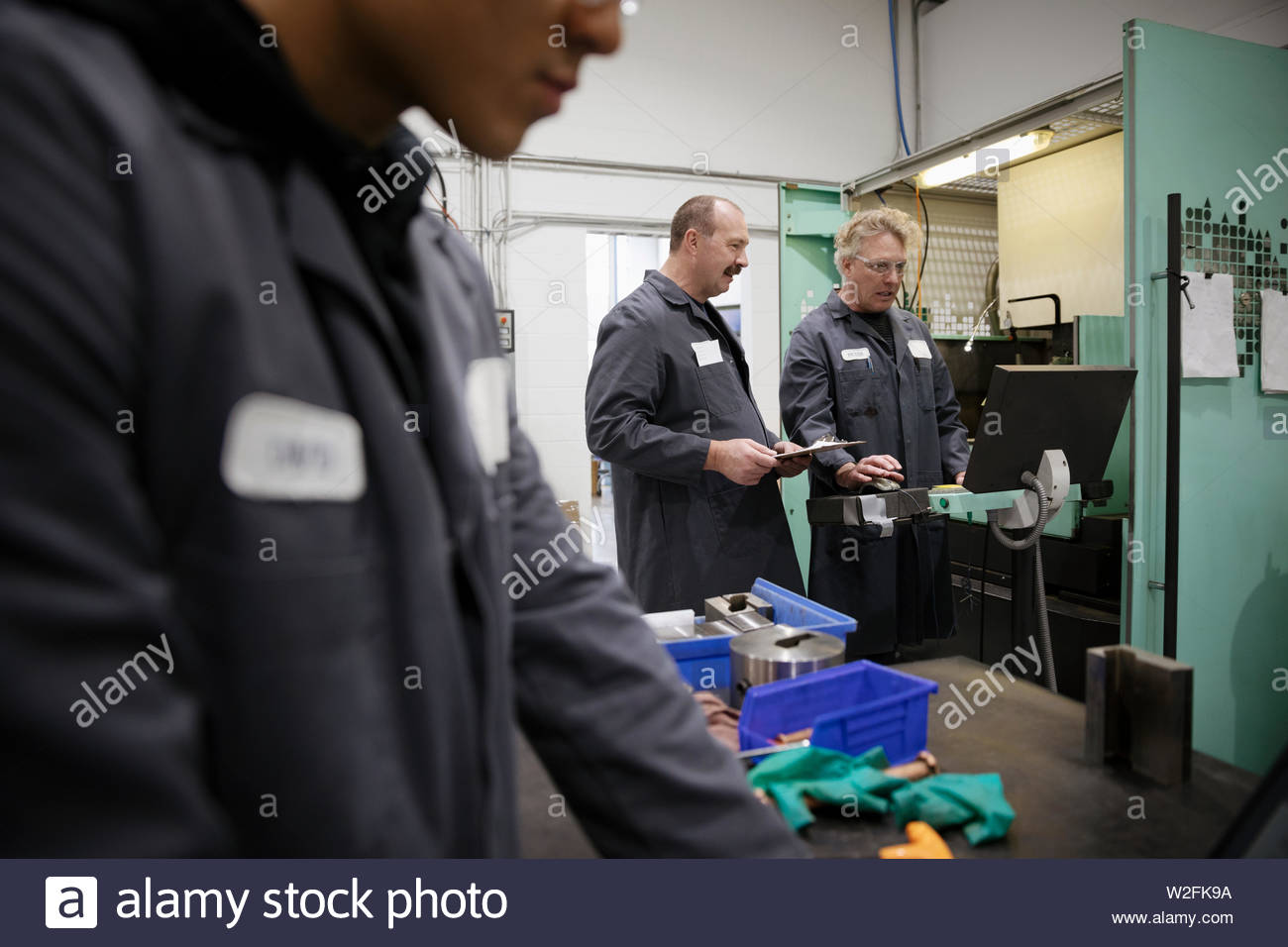 Machinist working on machine hi-res stock photography and images - Alamy