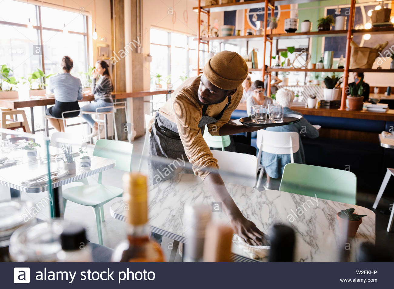 Cleaning table hi-res stock photography and images - Alamy