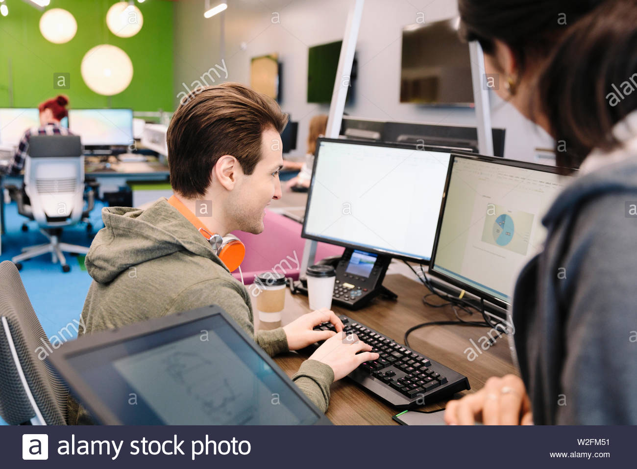Business collaboration computer hi-res stock photography and images - Alamy