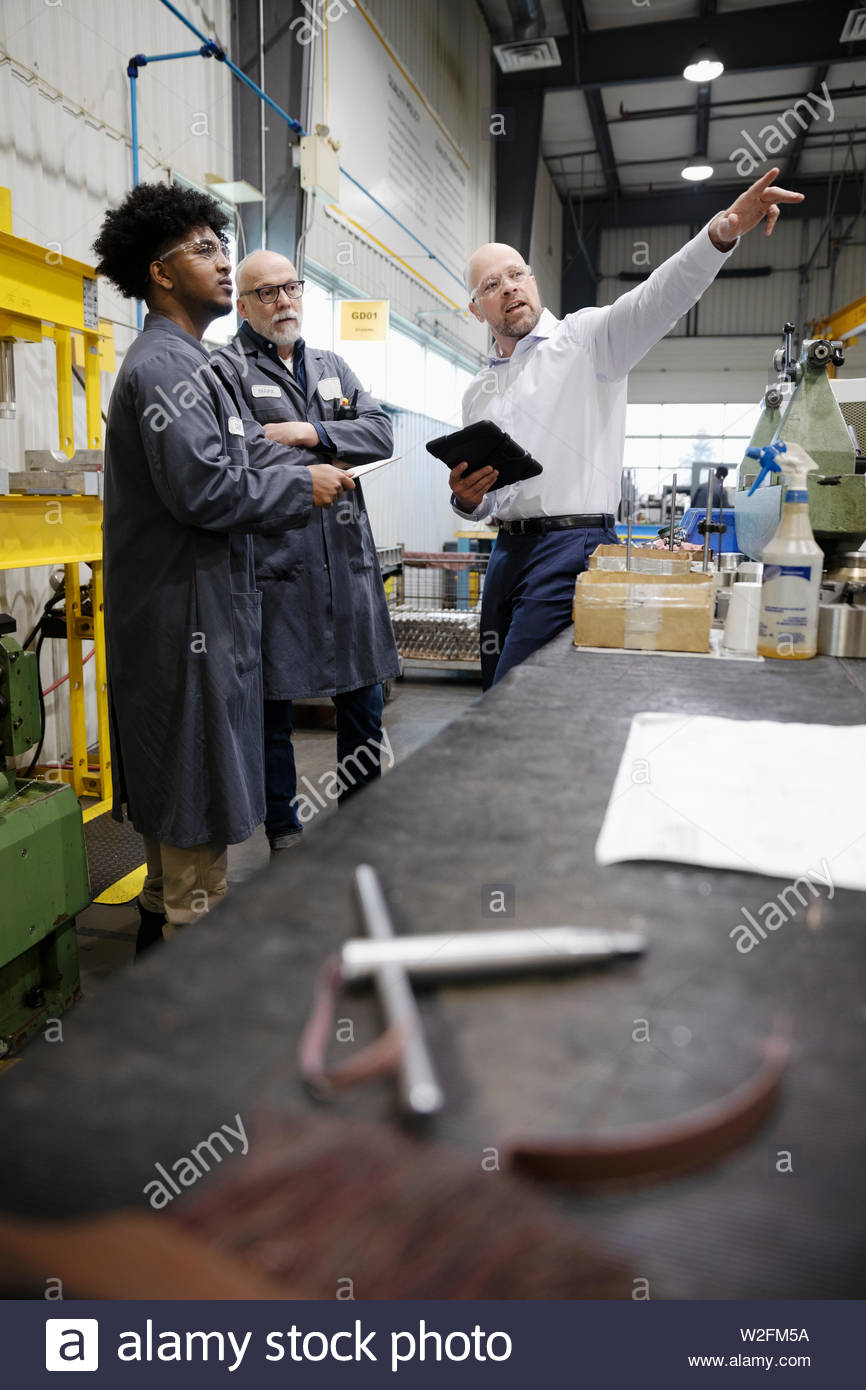 Factory floor and machinists hi-res stock photography and images - Alamy