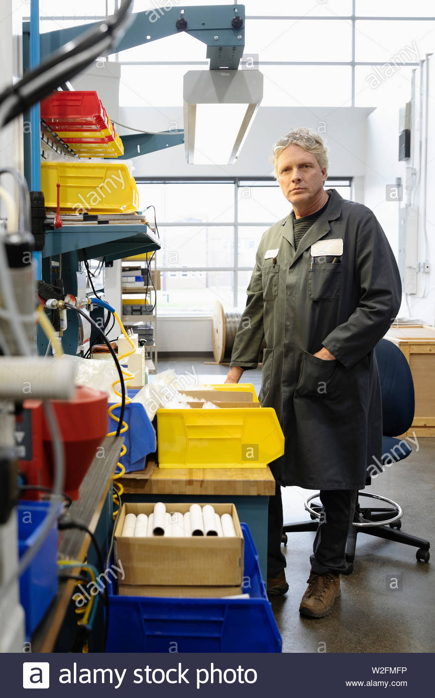 Workbench vertical hi-res stock photography and images - Alamy