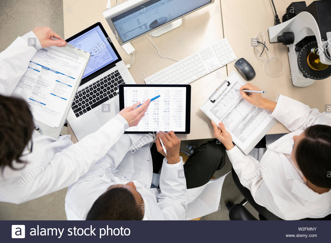 Data computer scientist collaboration hi-res stock photography and ...