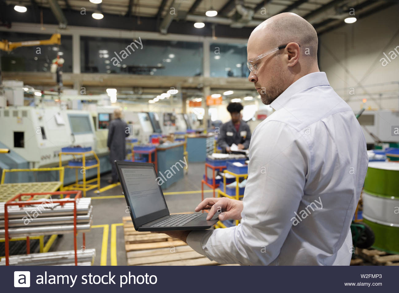 Laptop production line hi-res stock photography and images - Alamy