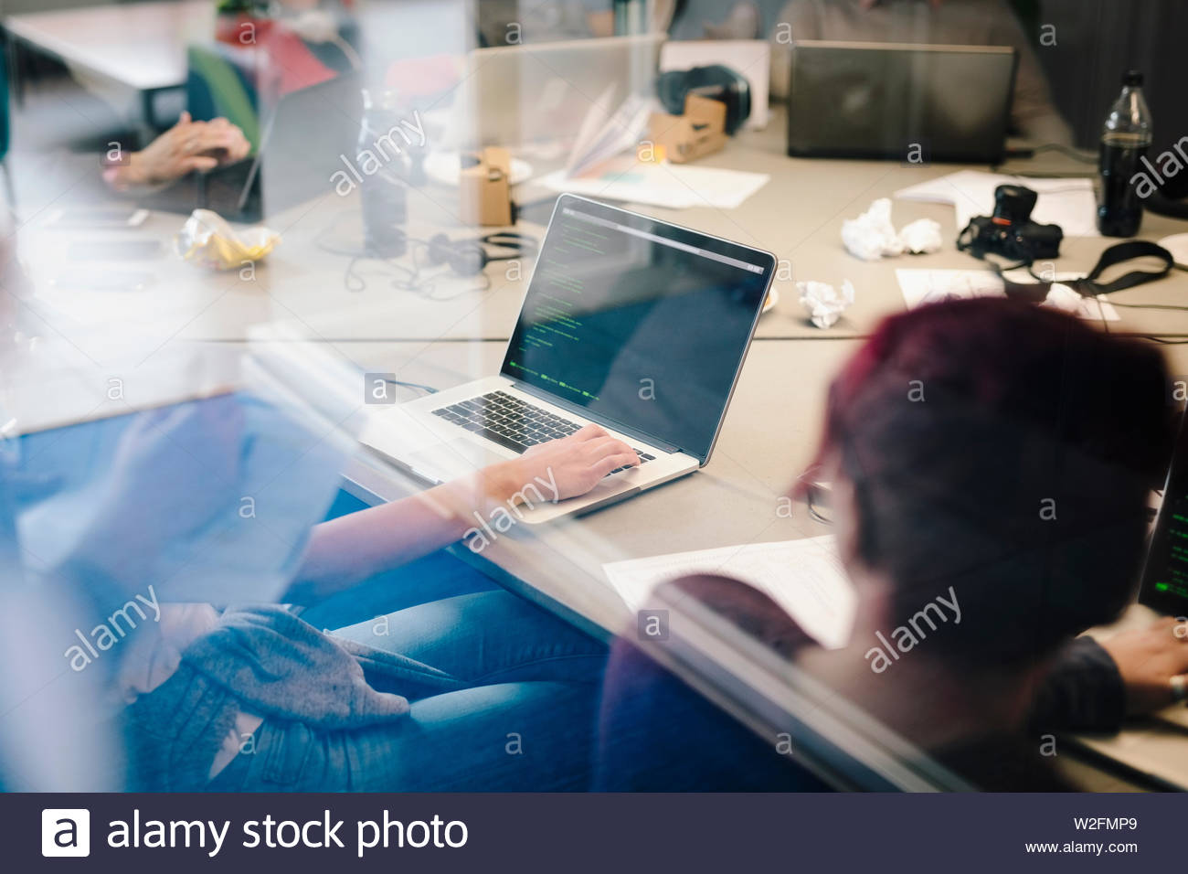 Online coding hi-res stock photography and images - Alamy