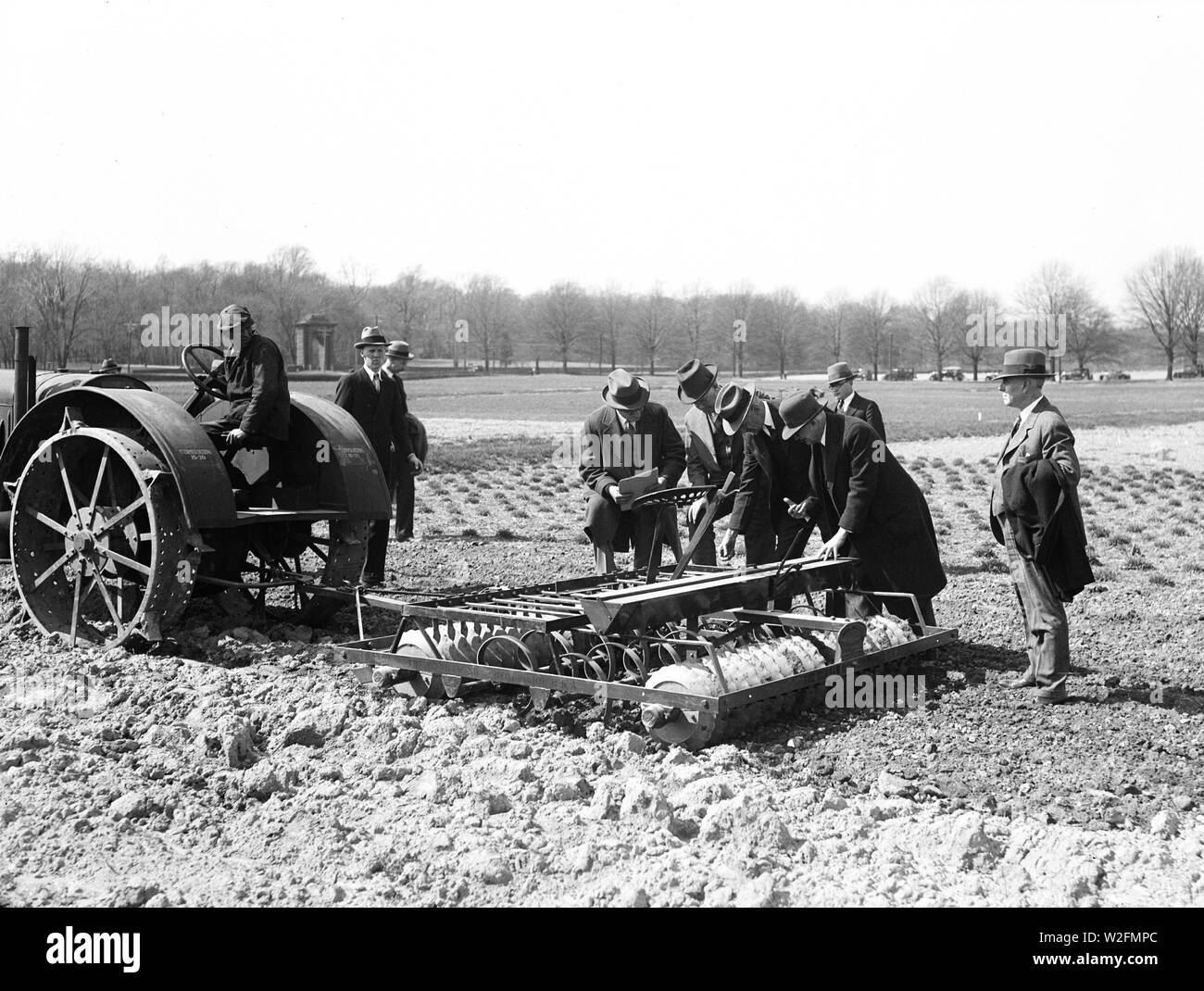 1930s farm machinery hi-res stock photography and images - Alamy
