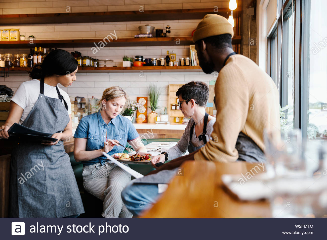 Restaurant manager meeting hi-res stock photography and images - Alamy
