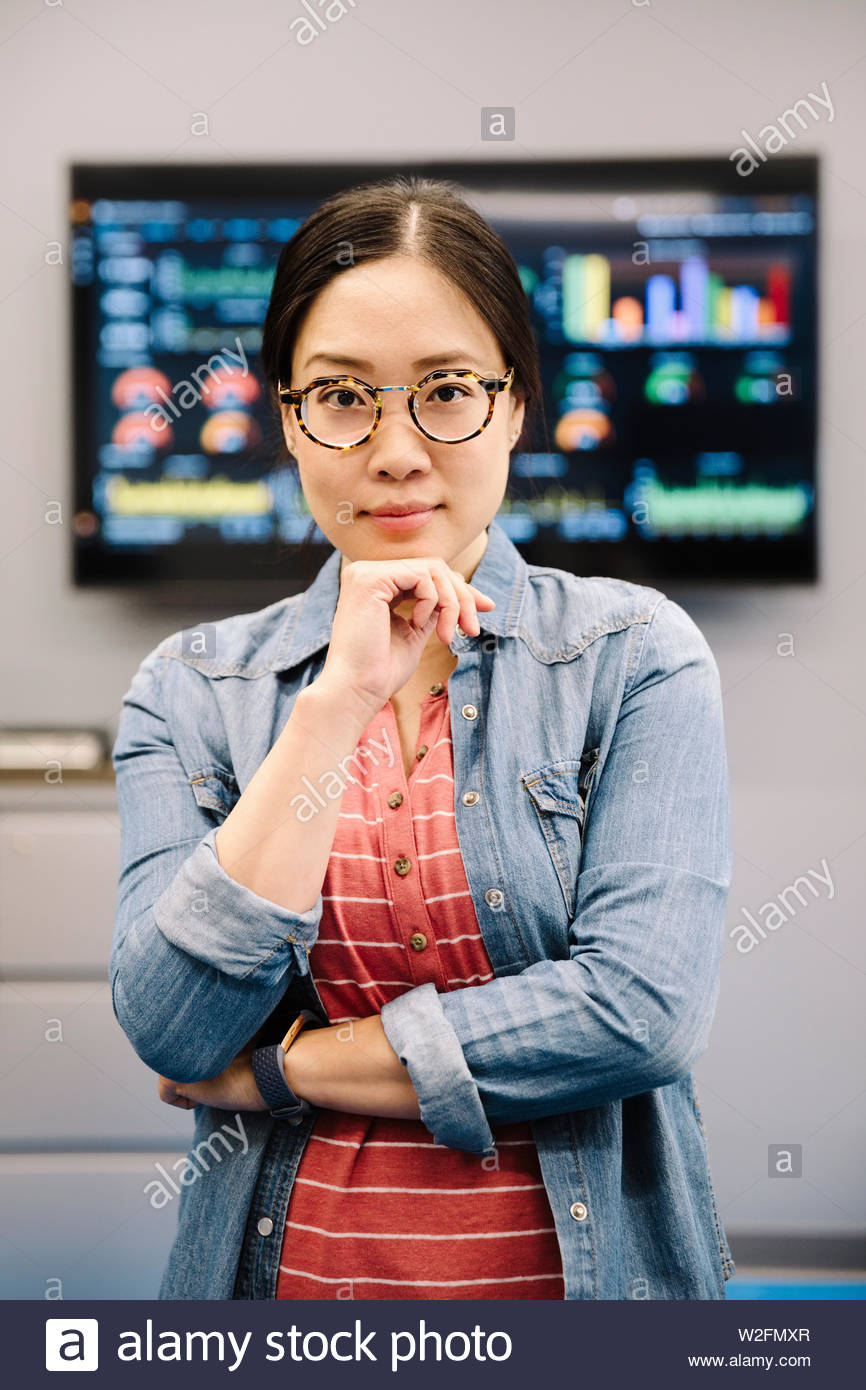 Female computer programmer hi-res stock photography and images - Alamy