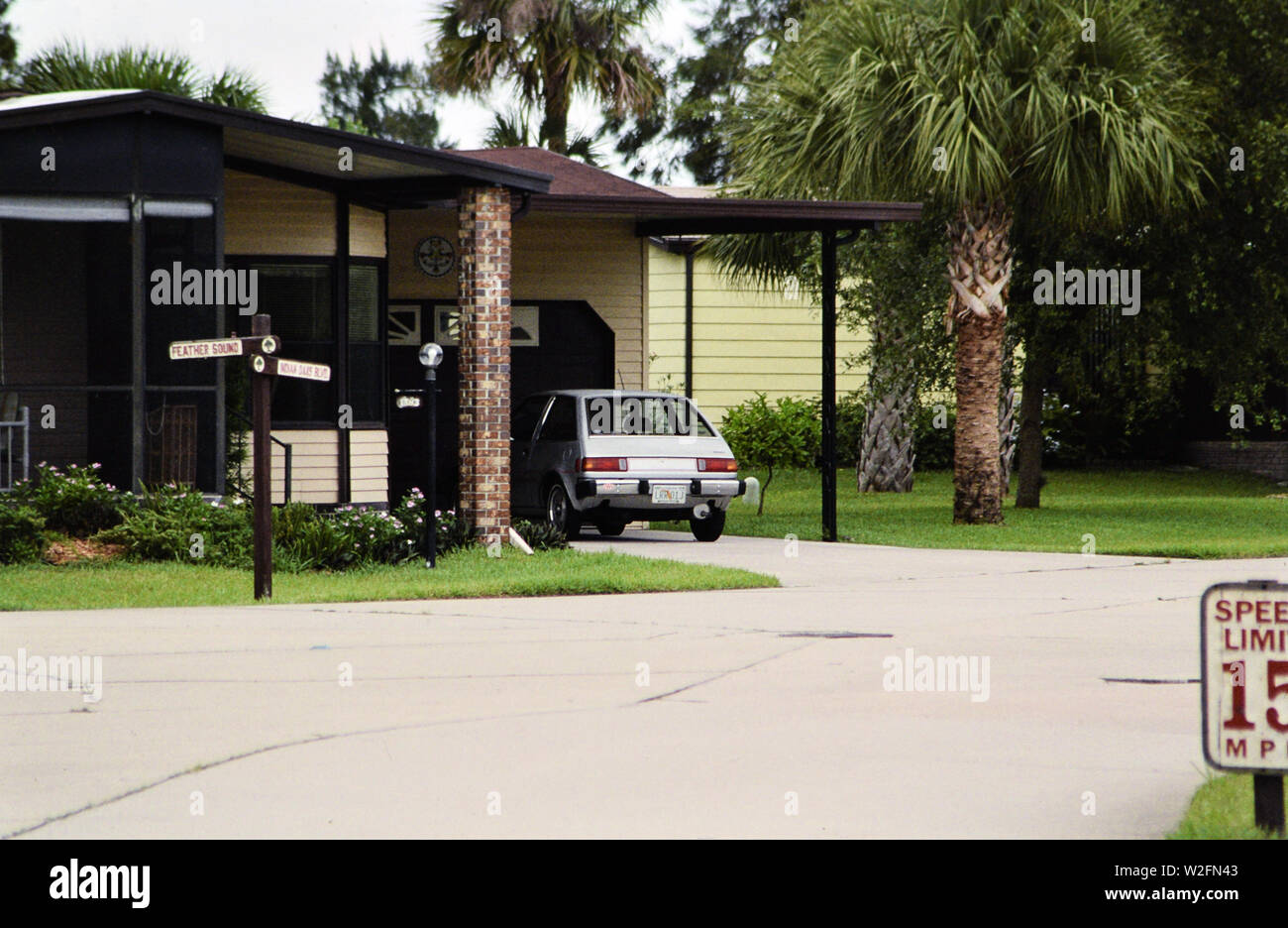 1990s car driveway hi-res stock photography and images - Alamy