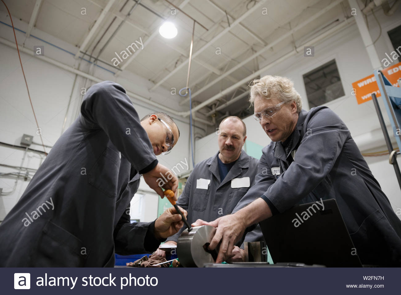 Assembling equipment hi-res stock photography and images - Alamy