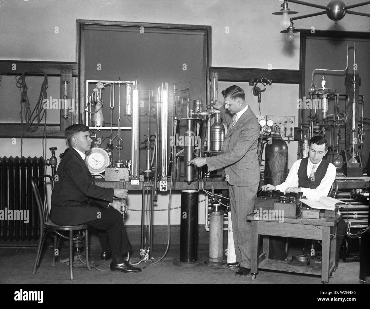 1930s sceintists in a laboratory ca. 1931 Stock Photo - Alamy