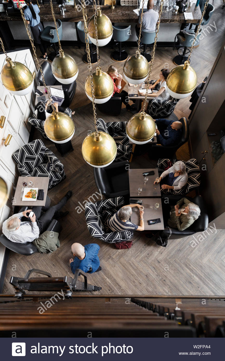 Group dining from above view hi-res stock photography and images - Alamy