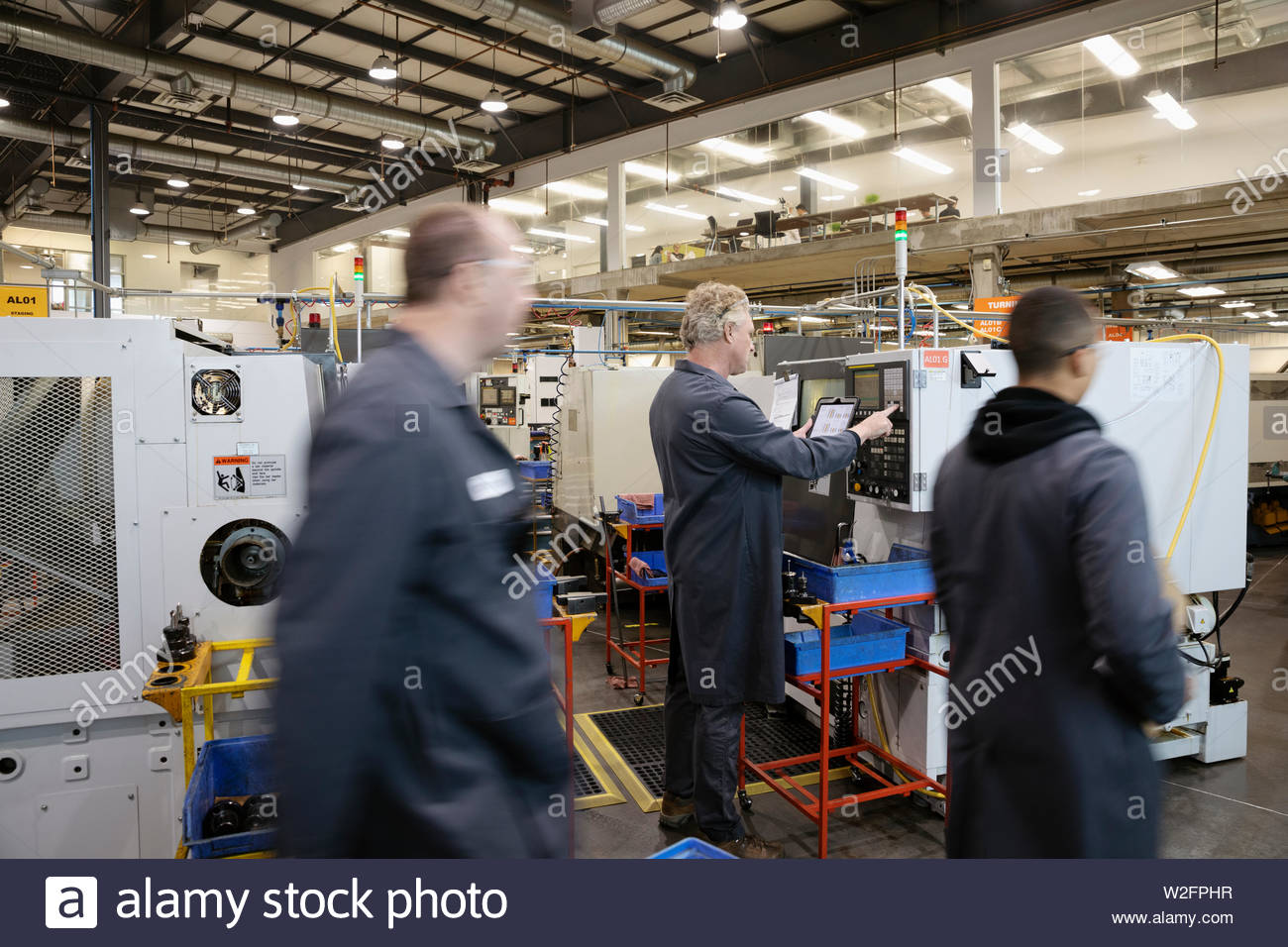 Operating move hi-res stock photography and images - Alamy