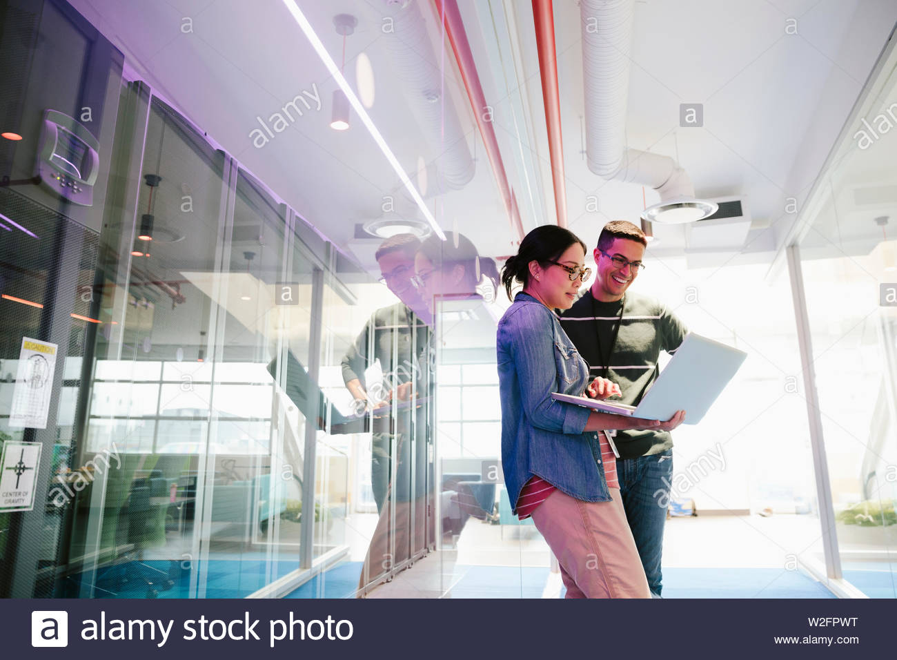 Technicians talking in server room hi-res stock photography and images ...