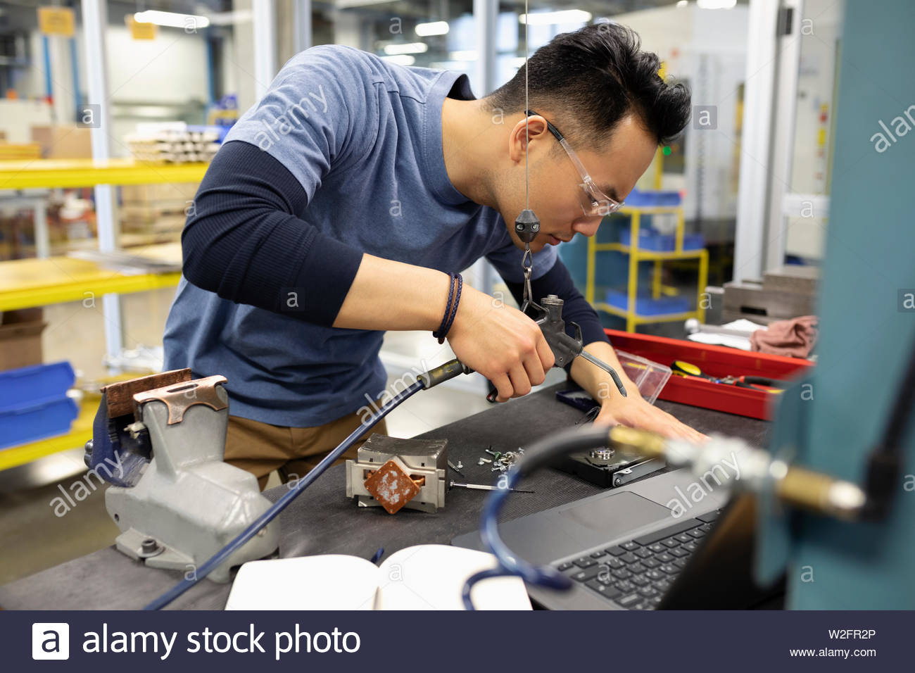 Working lab hi-res stock photography and images - Alamy