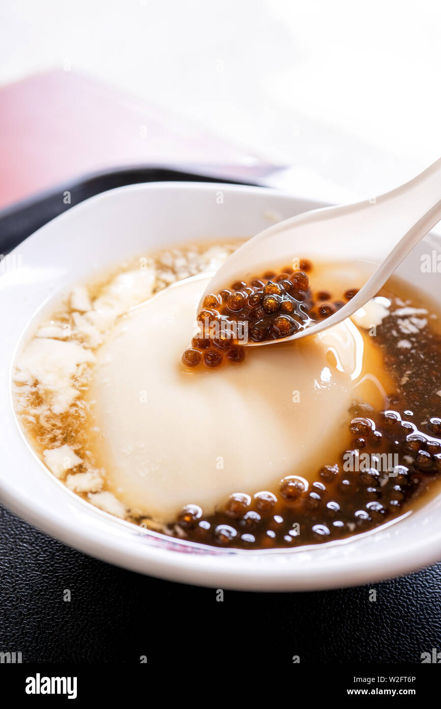 Syrup pudding in tray hi-res stock photography and images - Alamy