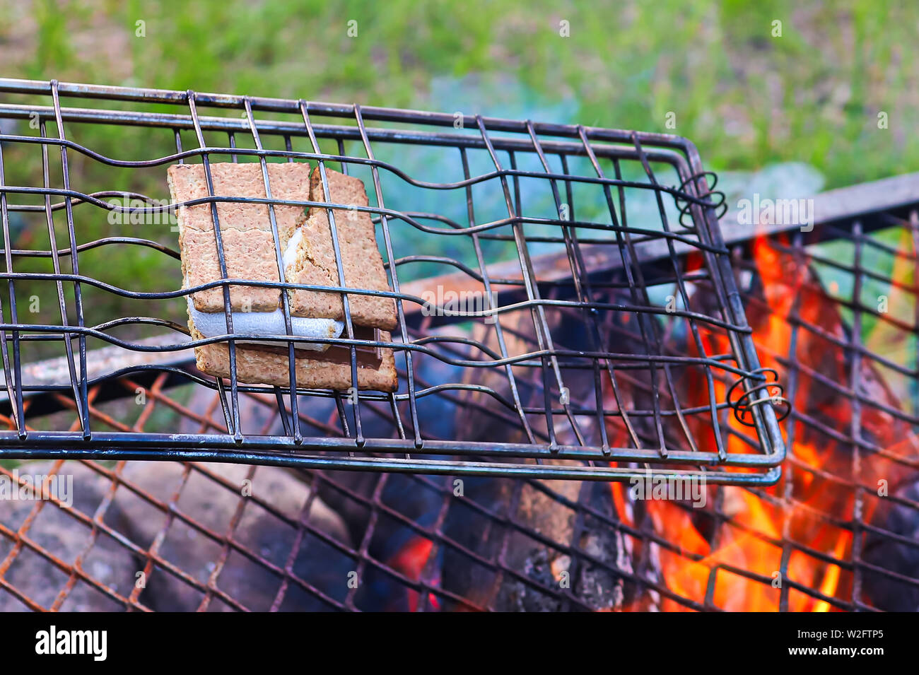 Cooking over an open flame hi-res stock photography and images - Alamy