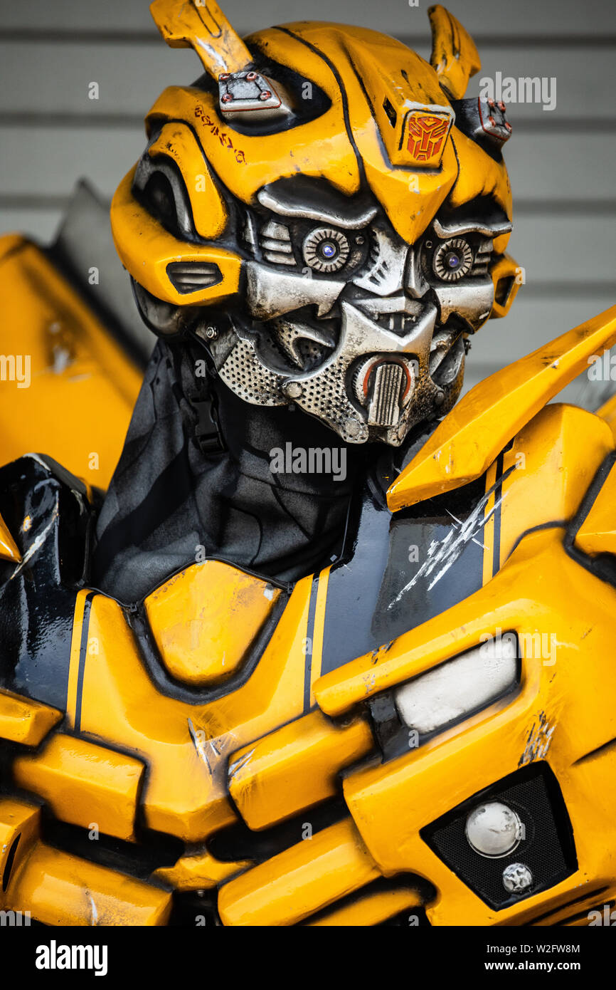 Bee model hi-res stock photography and images - Alamy