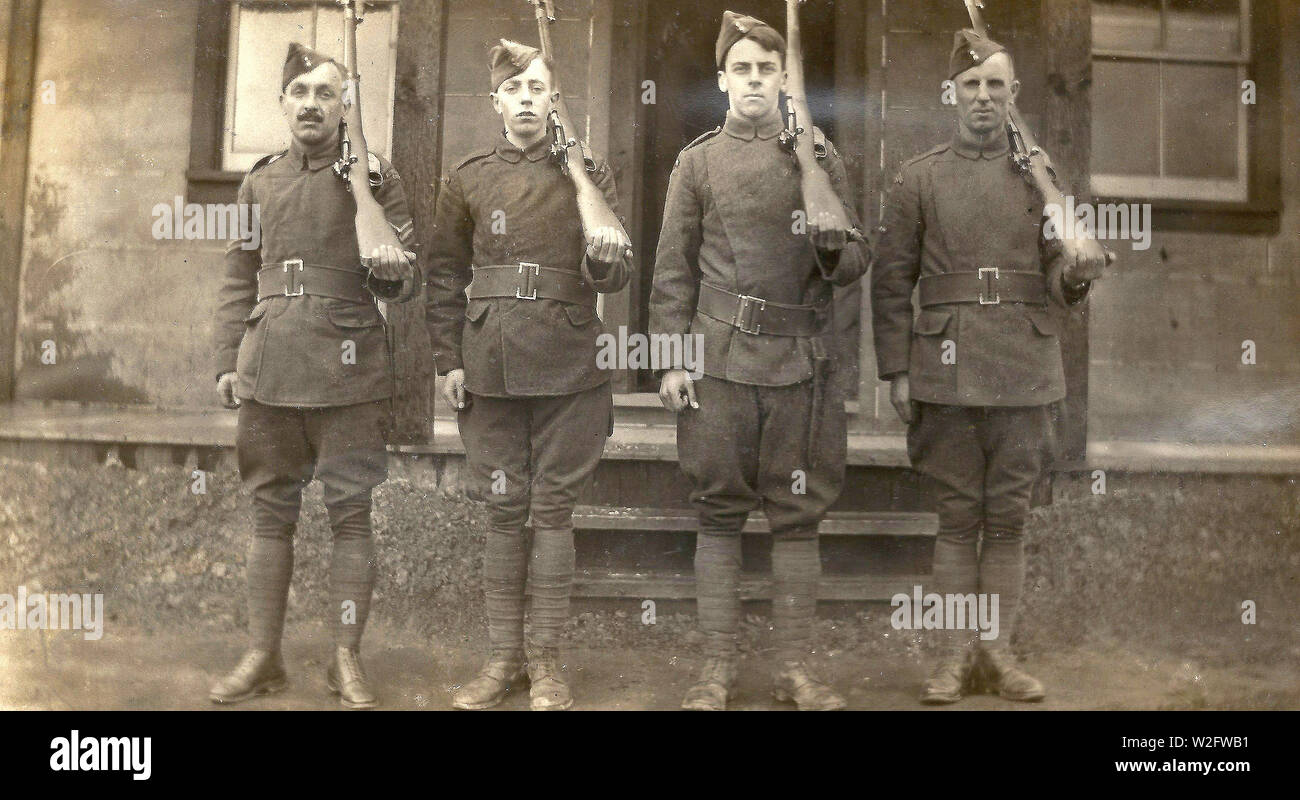 Airmen with rifles hi-res stock photography and images - Alamy