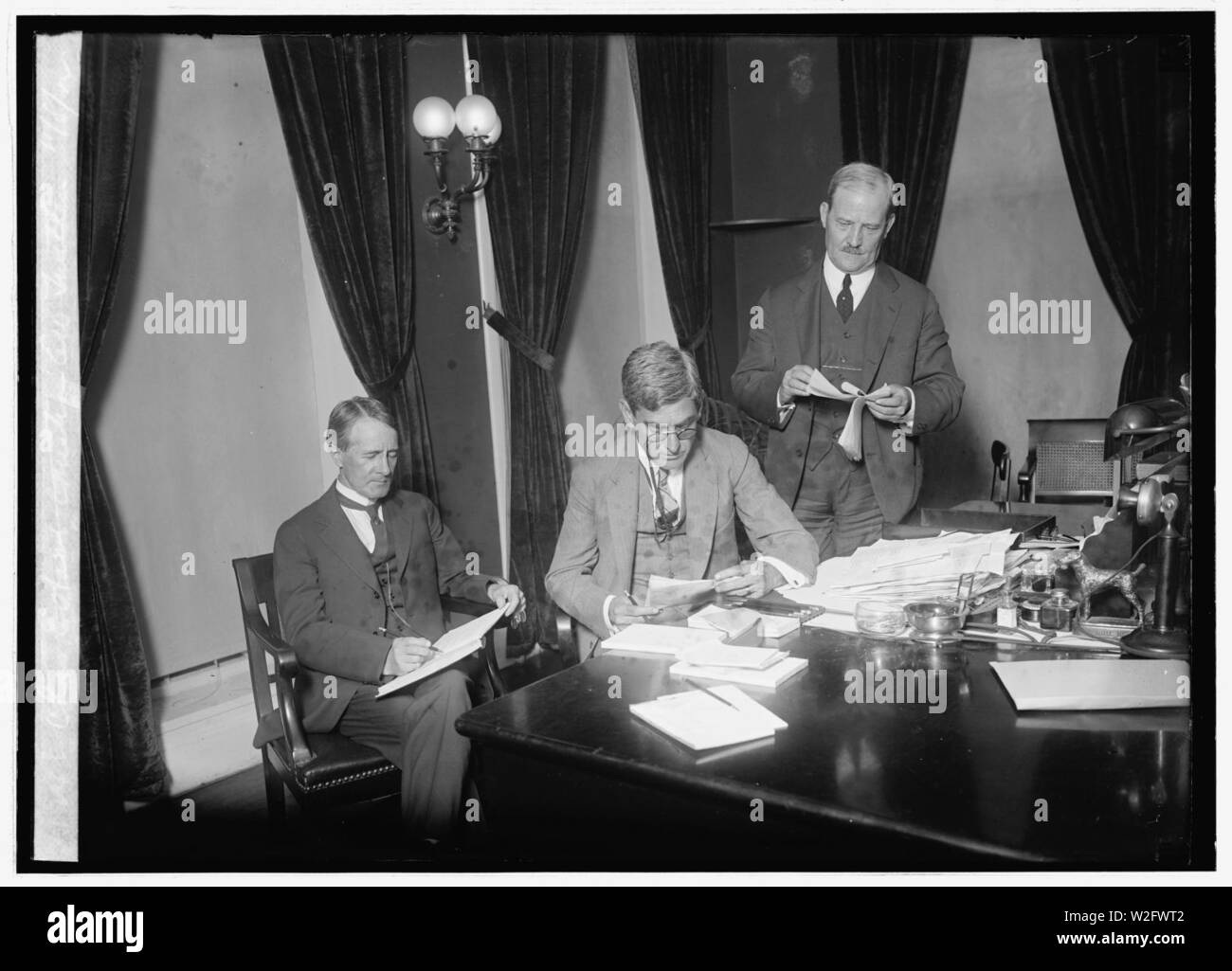 Chas. E. Hand, Christian E.W. Twithers, 11-8-22 Stock Photo - Alamy