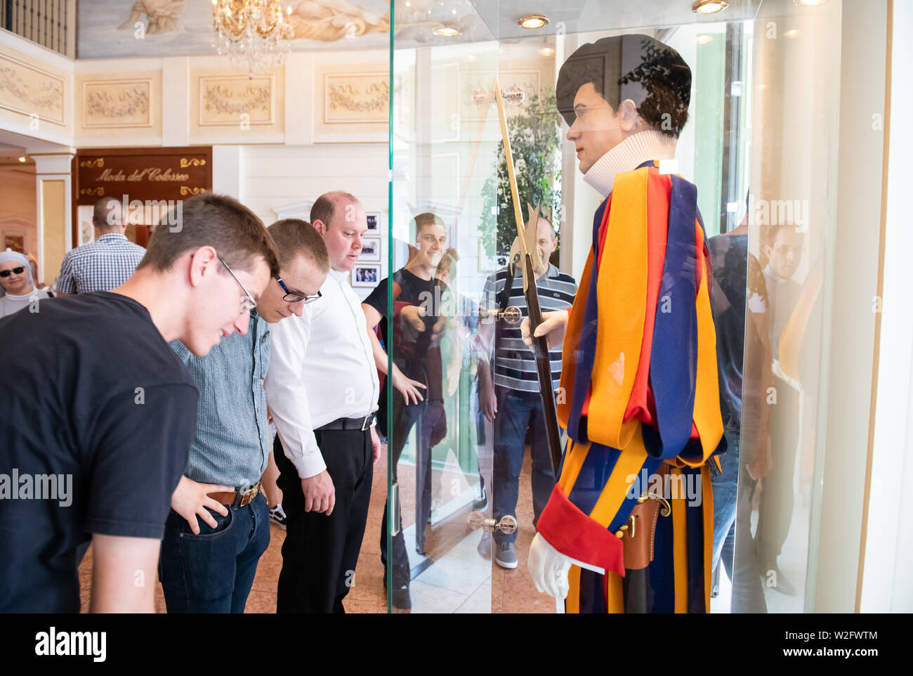 Gala uniform hi-res stock photography and images - Alamy