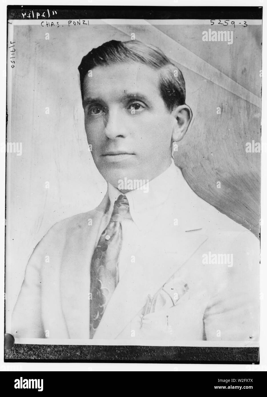 Ponzi hi-res stock photography and images - Alamy