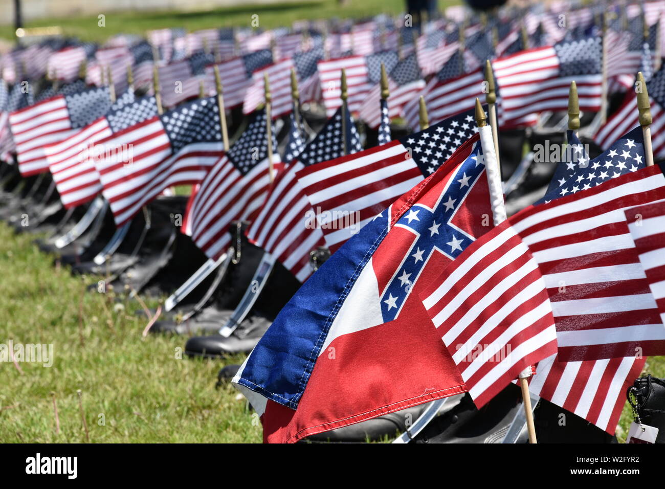 Thousands of flags memorializing fallen soldiers on Memorial Day, 2019 ...