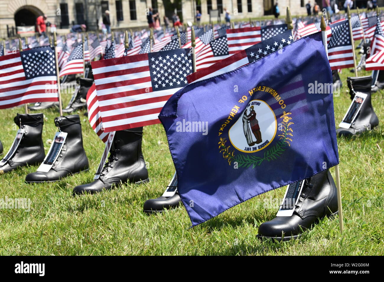 Thousands of flags memorializing fallen soldiers on Memorial Day, 2019 ...