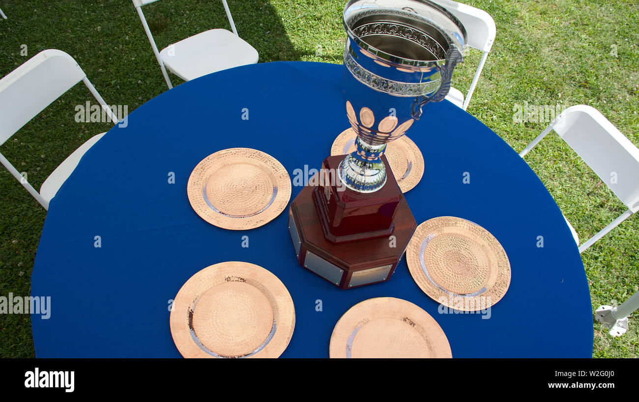 Red saddle cloth hi-res stock photography and images - Alamy