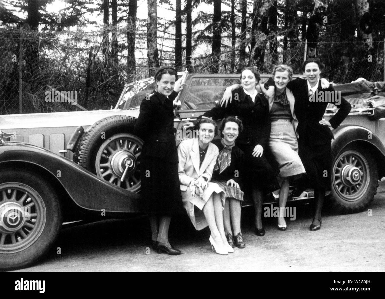 Eva Braun Collection (album 5) - Women posing for photo alongside ...
