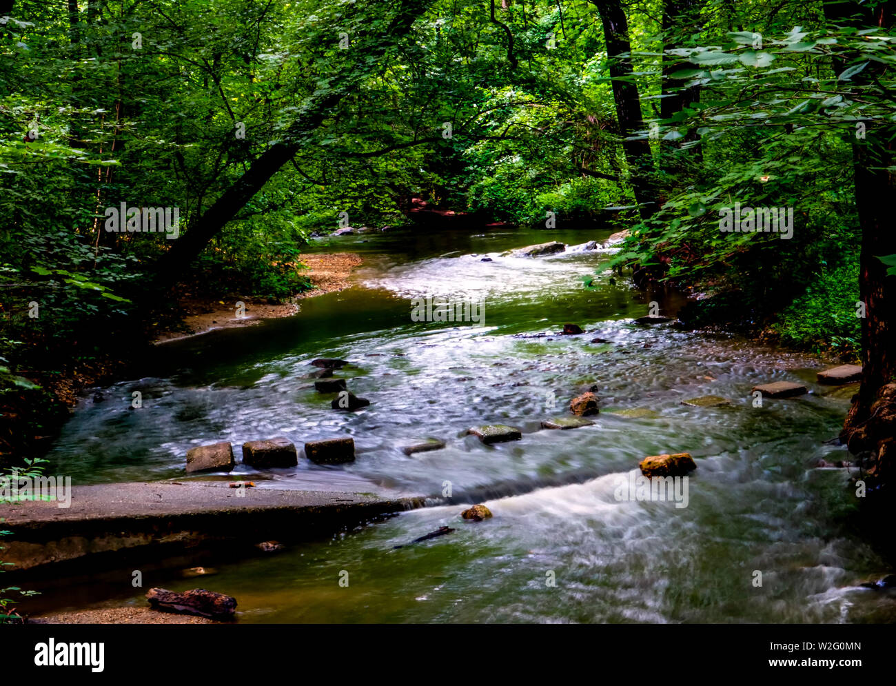 Cascading water hi-res stock photography and images - Alamy